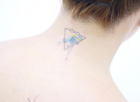 back-neck-tattoo-infinity - TatuaggiStyle